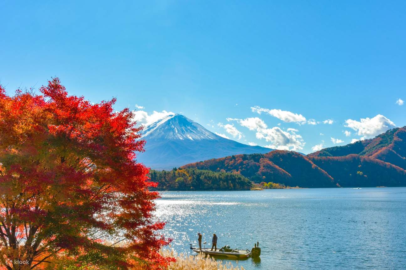 Mount Fuji Lawson Convenience Store, Round Trip to Lake Kawaguchi ...